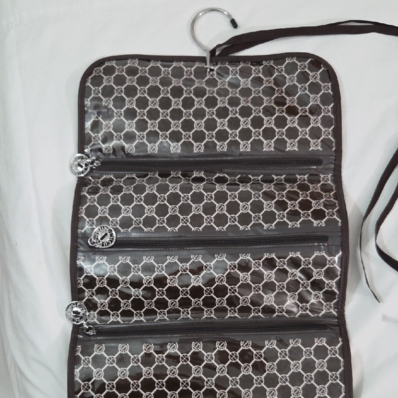 henri bendel | Accessories | Henri Bendel Black And White Travel ...